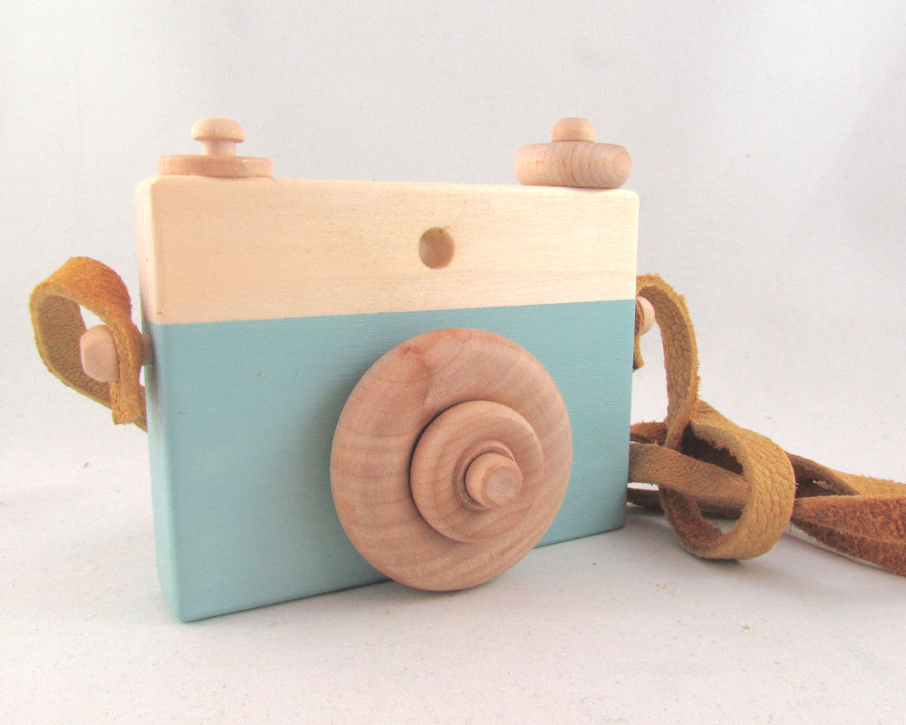 Explore-and-Learn-Wooden-Camera-Toy - UPC Barcodes